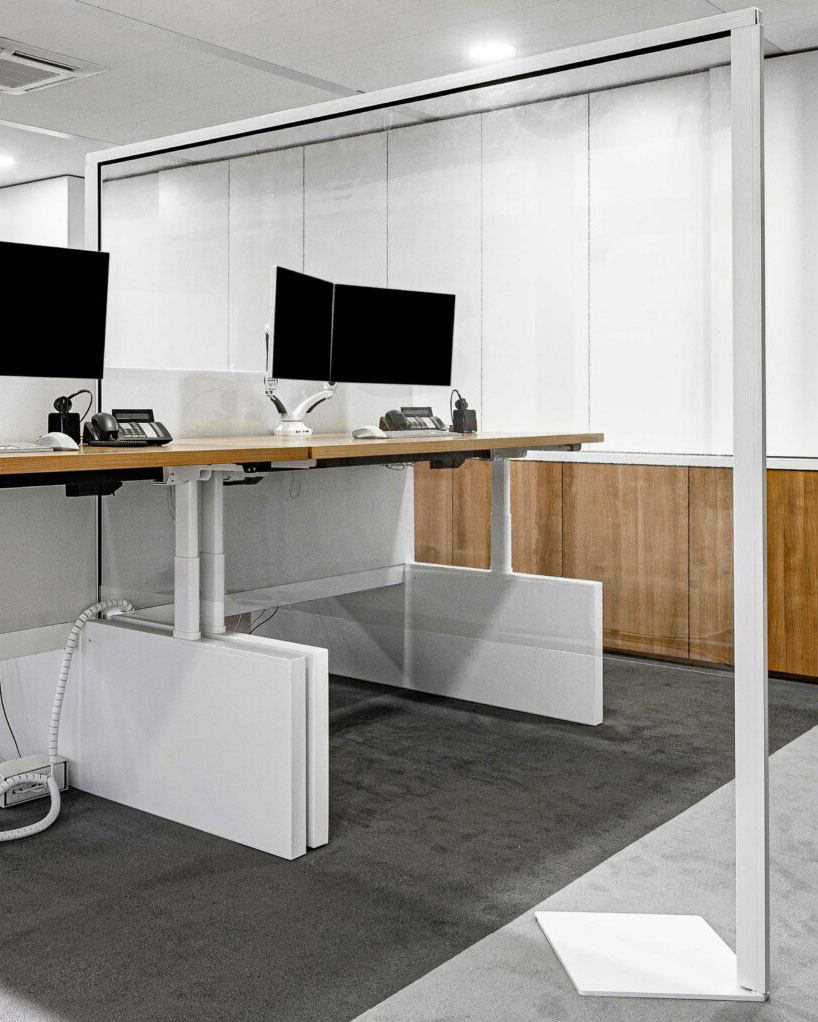 Sauber Freestanding Full-Height Shield Screen